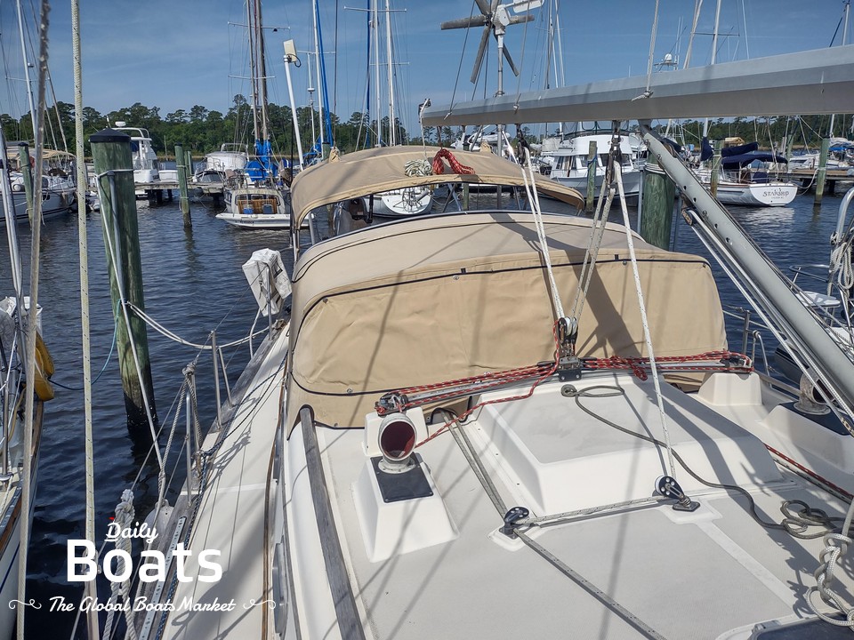 1989 Island Packet 35 for sale. View price, photos and Buy 1989 Island ...