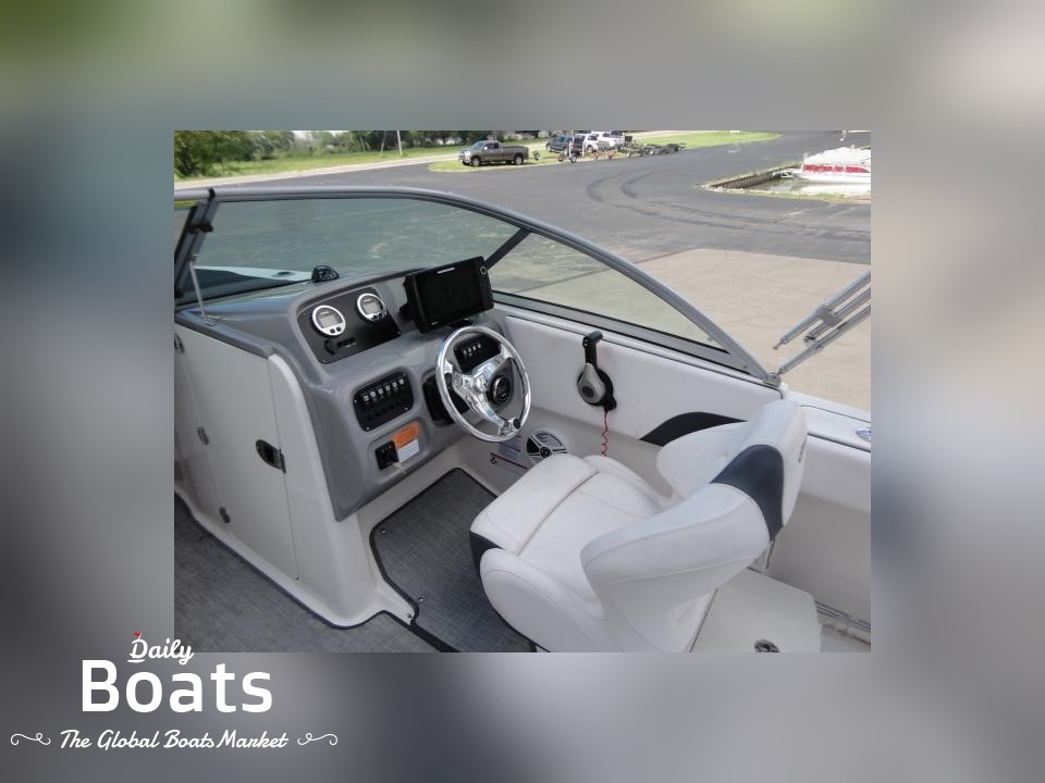 2019 Robalo R207 Dual Console for sale. View price, photos and Buy 2019 ...