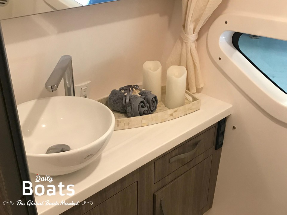 2020 Regal 33 Express for sale. View price, photos and Buy 2020 Regal ...