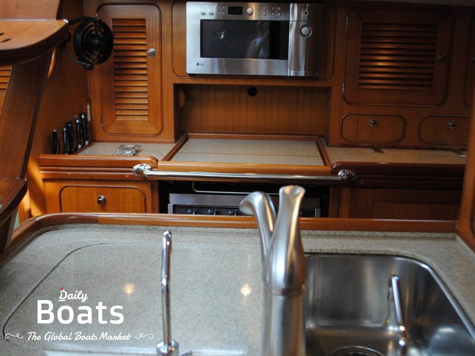 2008 Hylas 46 Center Cockpit Cutter for sale. View price, photos and ...