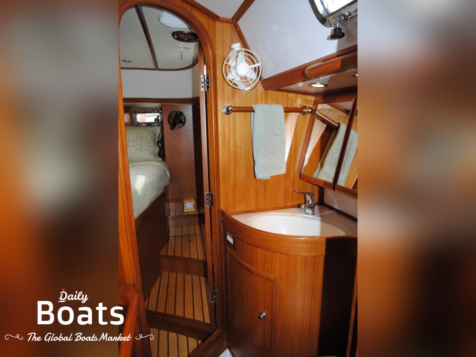 2008 Hylas 46 Center Cockpit Cutter for sale. View price, photos and ...