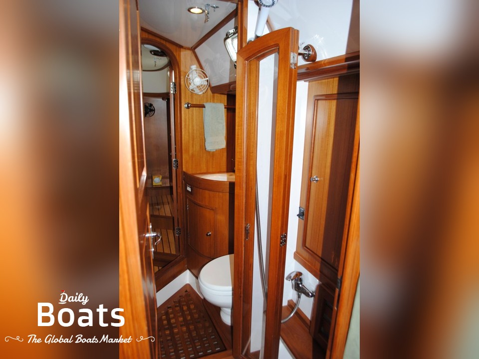 2008 Hylas 46 Center Cockpit Cutter for sale. View price, photos and ...