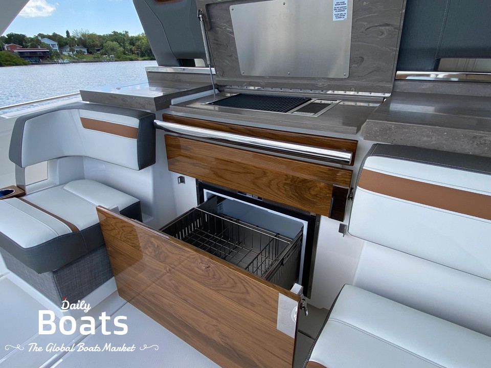 2021 Tiara Yachts 38 Ls for sale. View price, photos and Buy 2021 Tiara ...