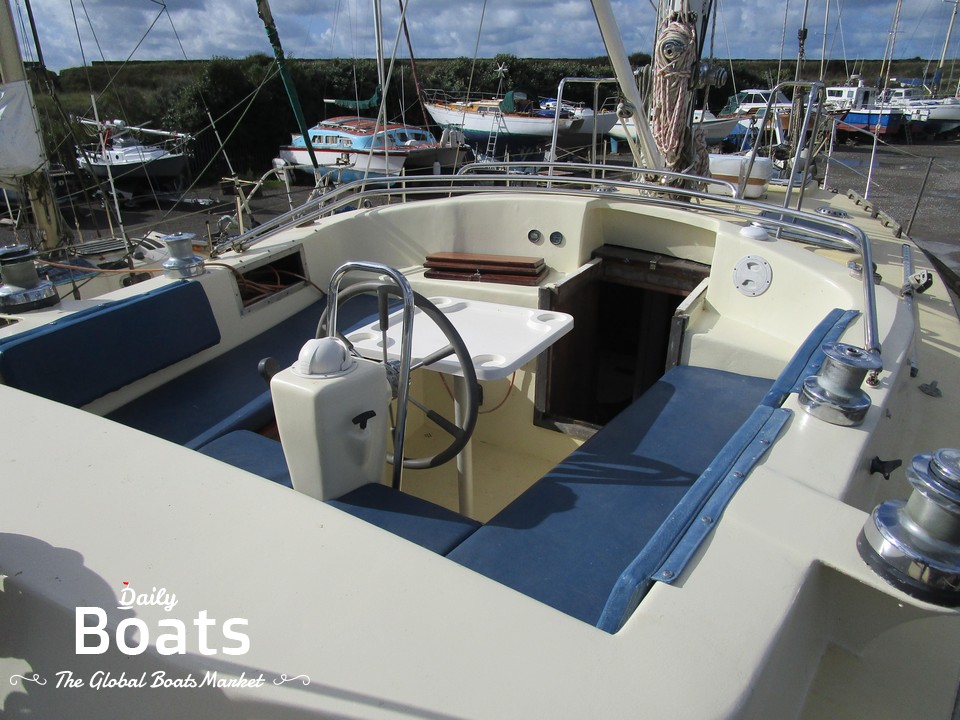 1988 Custom Sea Trader 41 for sale. View price, photos and Buy 1988 ...
