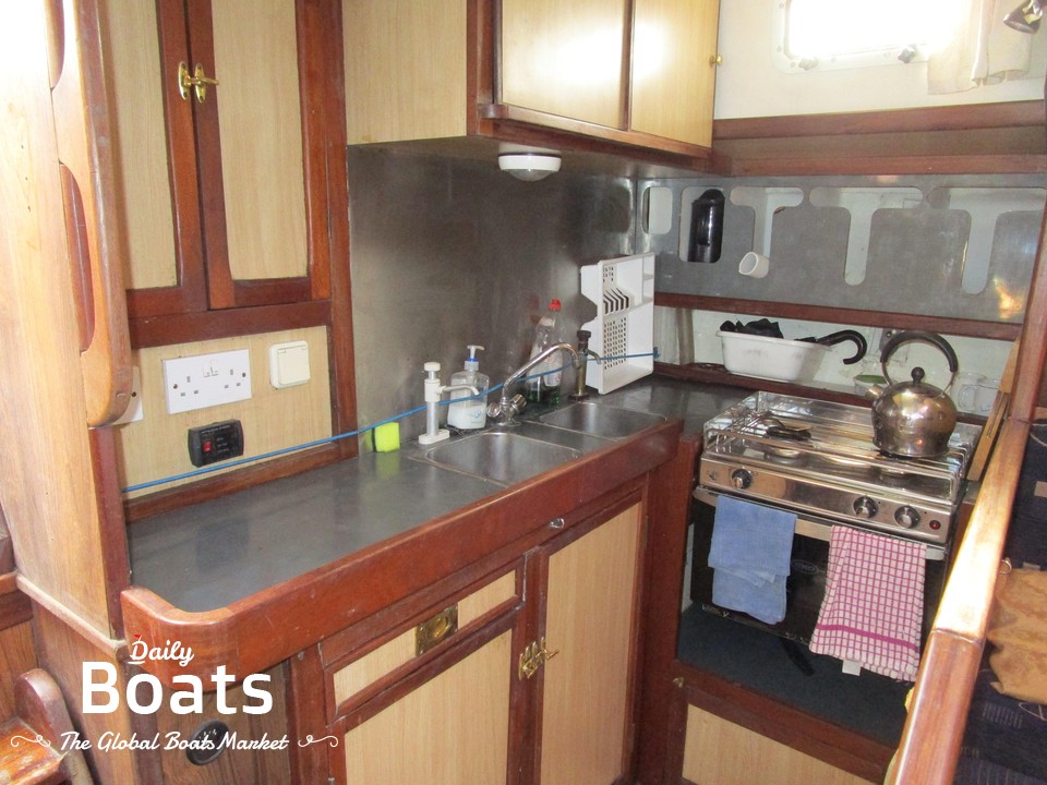 1988 Custom Sea Trader 41 for sale. View price, photos and Buy 1988 ...