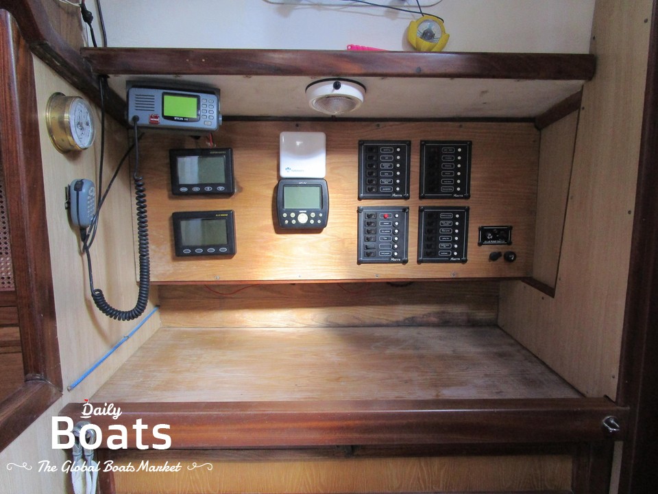 1988 Custom Sea Trader 41 for sale. View price, photos and Buy 1988 ...