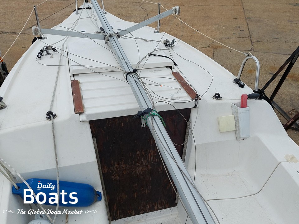 1990 Hunter 18.5 for sale. View price, photos and Buy 1990 Hunter 18.5 ...