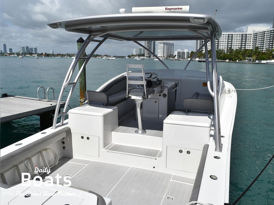 2010 Predator 35 Express for sale. View price, photos and Buy 2010 ...