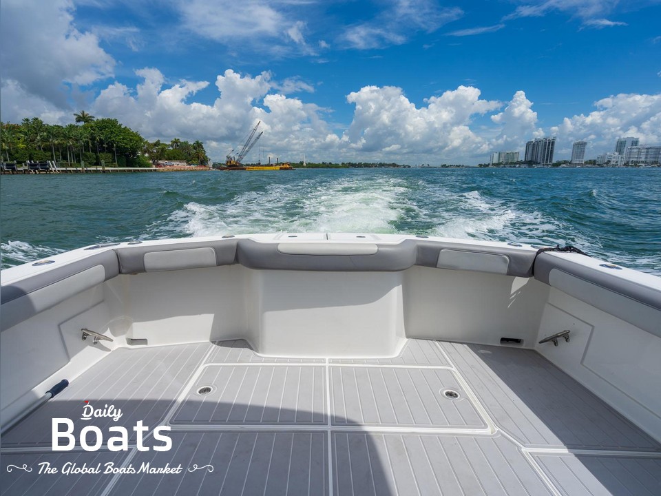 2010 Predator 35 Express for sale. View price, photos and Buy 2010 ...