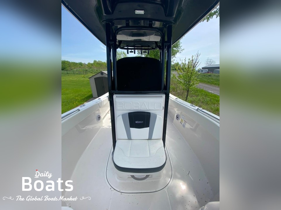 2022 Robalo R230 Center Console for sale. View price, photos and Buy ...