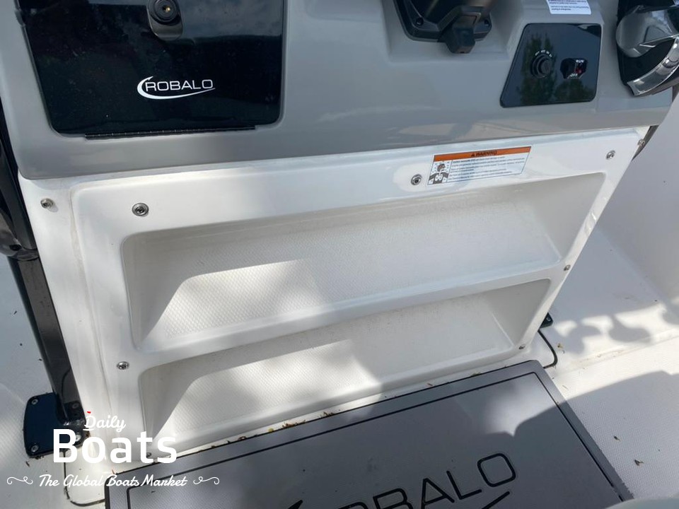 2022 Robalo R230 Center Console for sale. View price, photos and Buy ...