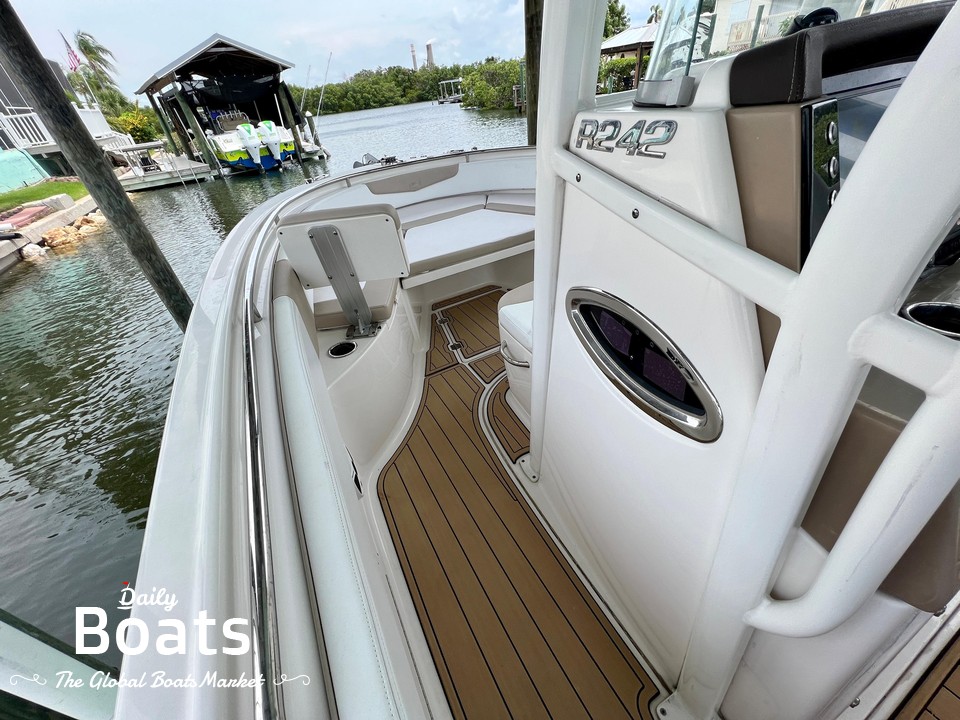 2019 Robalo R242 Center Console for sale. View price, photos and Buy ...