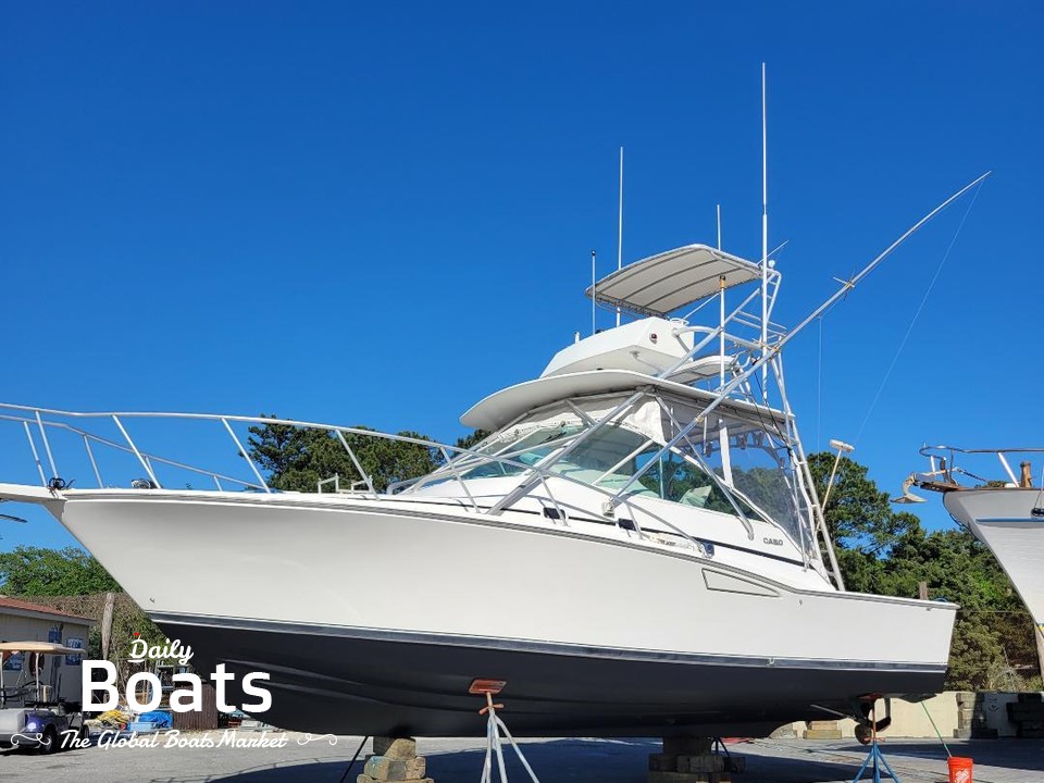 Cabo 35 express for sale - Daily Boats