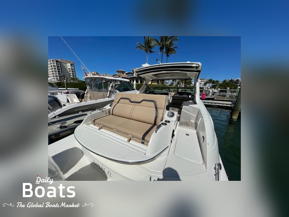 2017 Sea Ray Slx 350 Ob for sale. View price, photos and Buy 2017 Sea ...