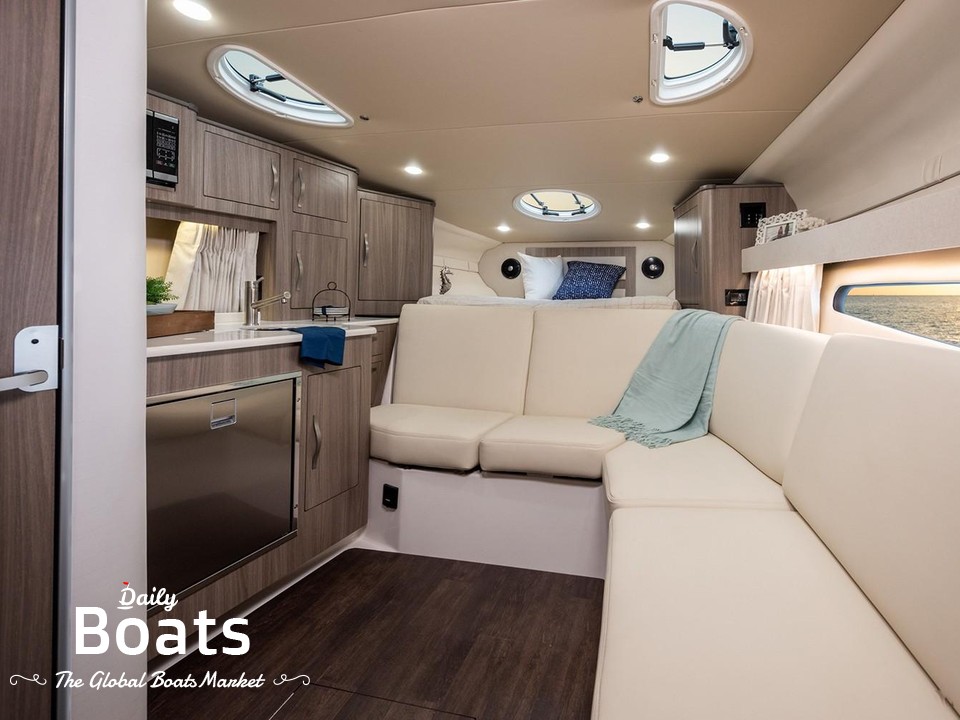 2020 Regal 33 Express for sale. View price, photos and Buy 2020 Regal ...