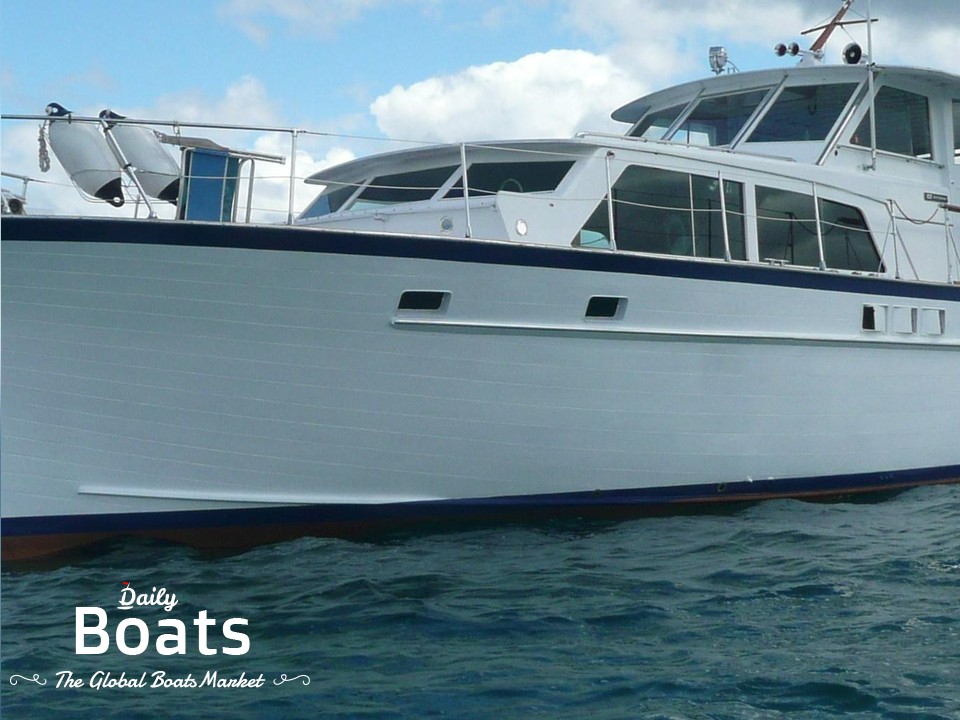 Matthews flush deck tri cabin for sale - Daily Boats
