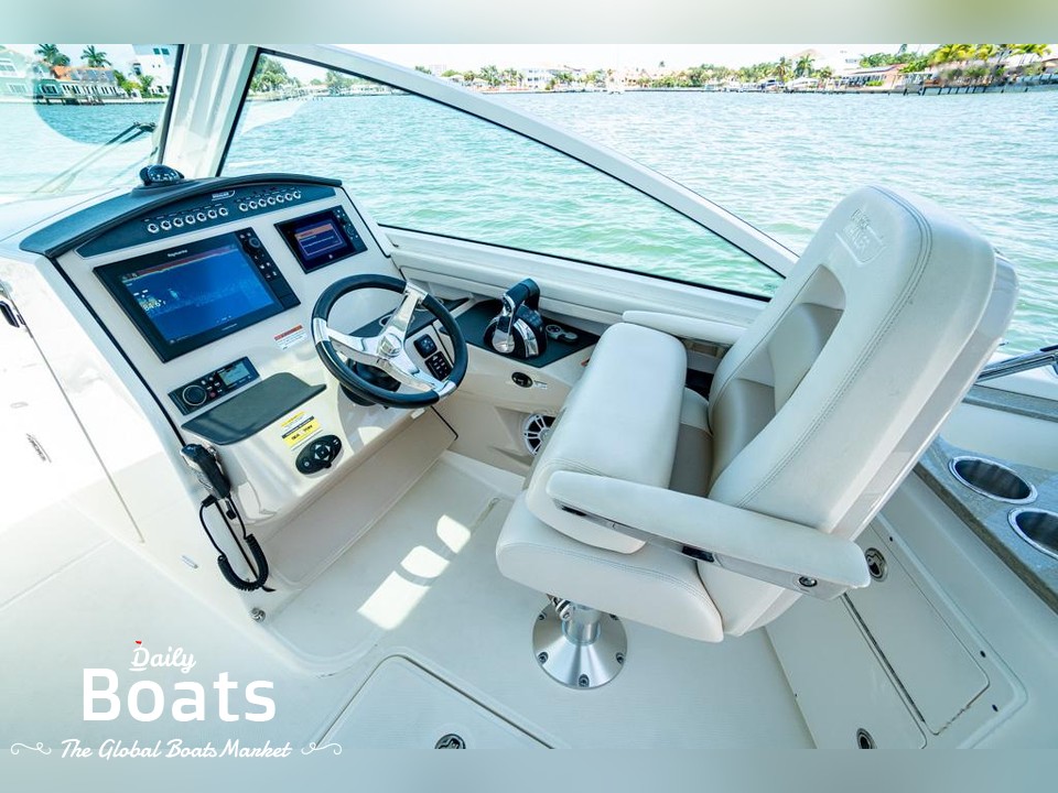 2020 Boston Whaler 320 Vantage for sale. View price, photos and Buy ...