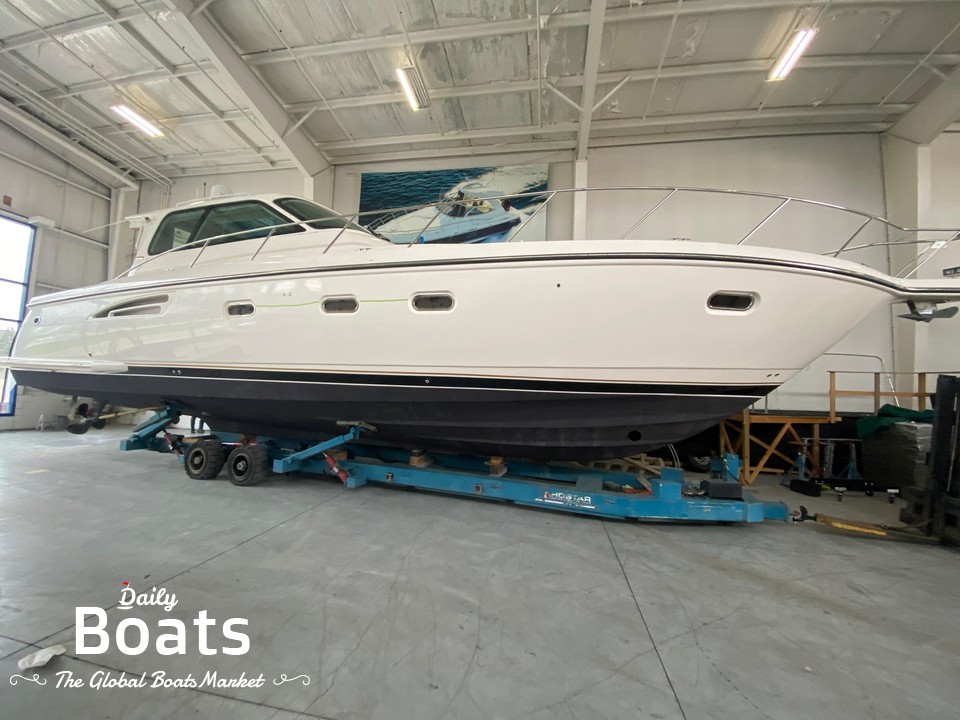 Motor boats Tiara Yachts 5200 sovran salon for sale - Daily Boats