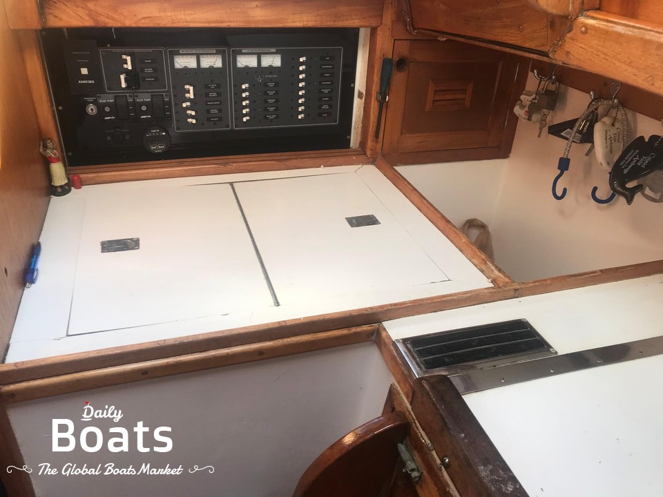 1976 Cheoy Lee Clipper 33 for sale. View price, photos and Buy 1976 ...