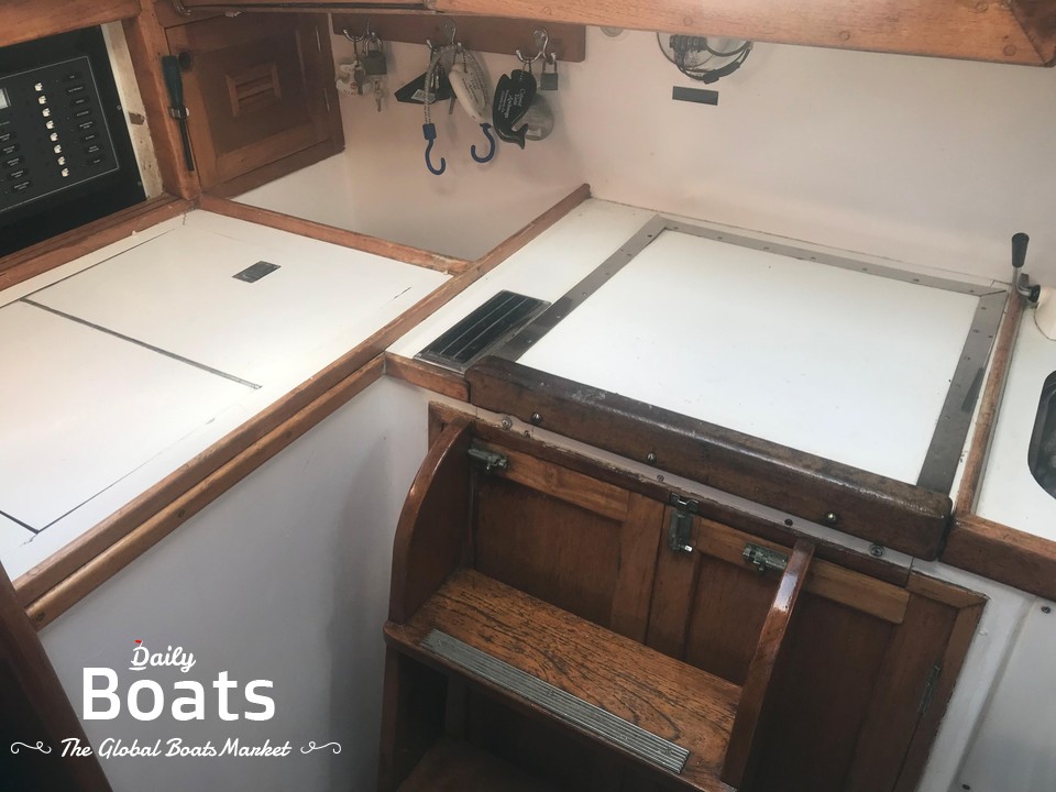 1976 Cheoy Lee Clipper 33 for sale. View price, photos and Buy 1976 ...