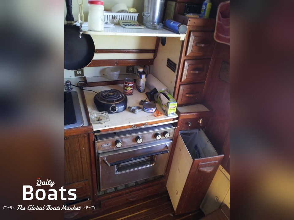 1981 Mariner 38 for sale. View price, photos and Buy 1981 Mariner 38 ...