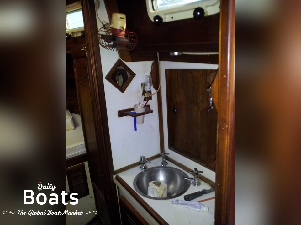 1981 Mariner 38 for sale. View price, photos and Buy 1981 Mariner 38 ...