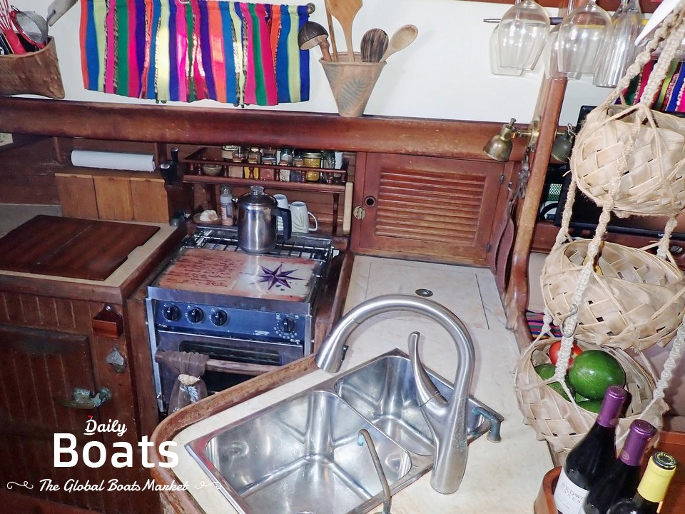 1985 Hans Christian 33T for sale. View price, photos and Buy 1985 Hans ...