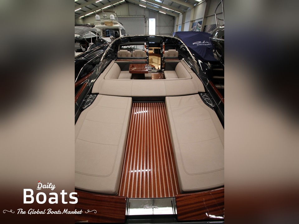 2017 Riva Rivamare 38 for sale. View price, photos and Buy 2017 Riva ...