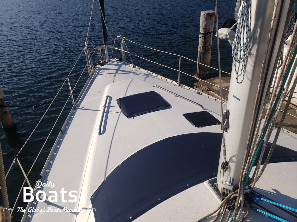 1993 Hunter Passage 42 for sale. View price, photos and Buy 1993 Hunter ...