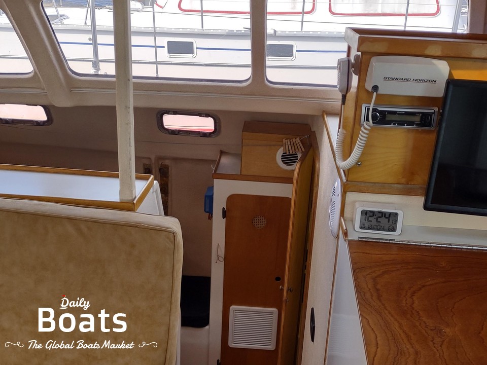 1995 Island Spirit 35 for sale. View price, photos and Buy 1995 Island ...