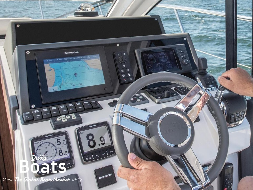 2022 Sealine C335V for sale. View price, photos and Buy 2022 Sealine ...