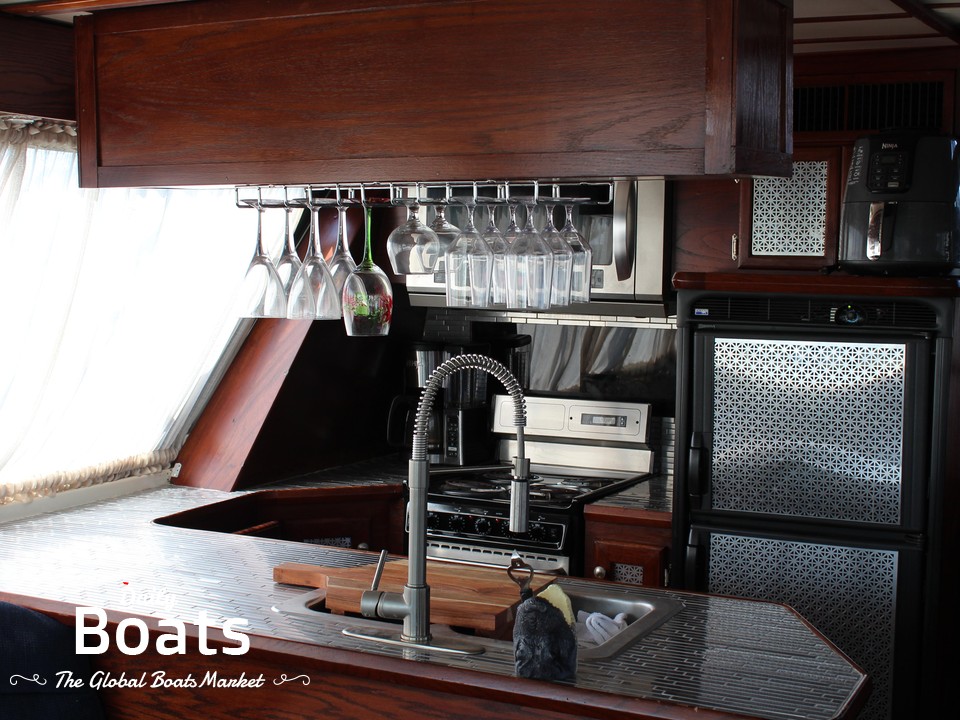 1986 Bayliner 4550 Motoryacht for sale. View price, photos and Buy 1986 ...