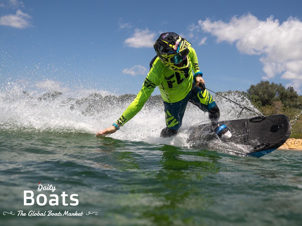 2022 Azimut Waveshark Jetboard for sale. View price, photos and Buy ...