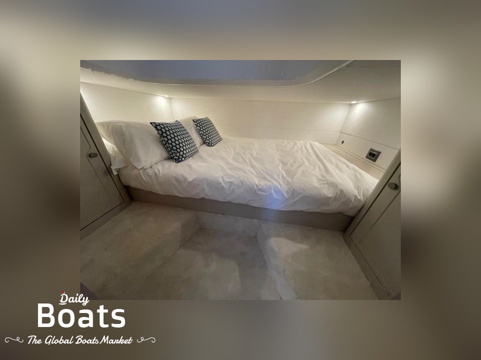 2022 Fairline F//Line 33 for sale. View price, photos and Buy 2022 ...