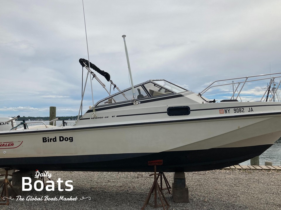 1986 Boston Whaler 22 Revenge for sale. View price, photos and Buy 1986 ...