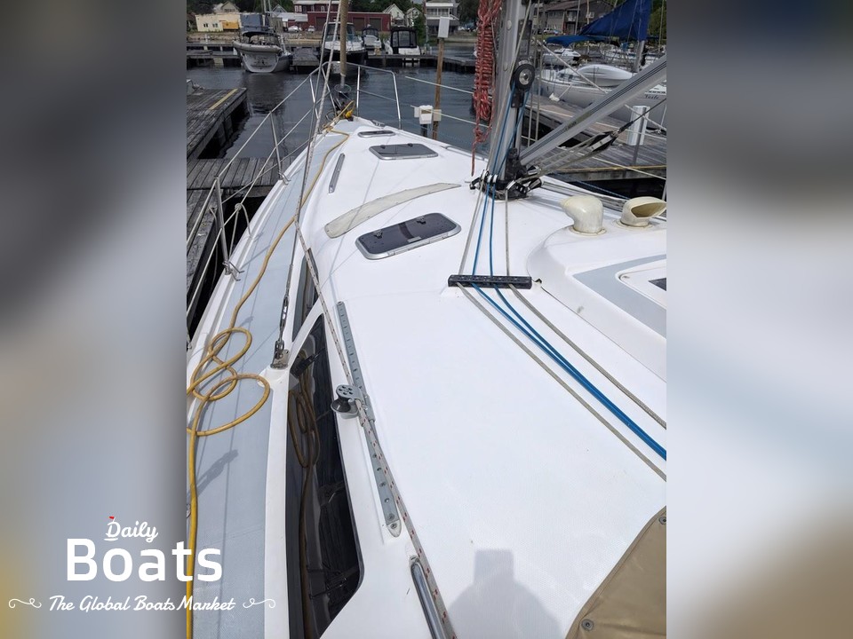 1999 Hunter 410 for sale. View price, photos and Buy 1999 Hunter 410 ...