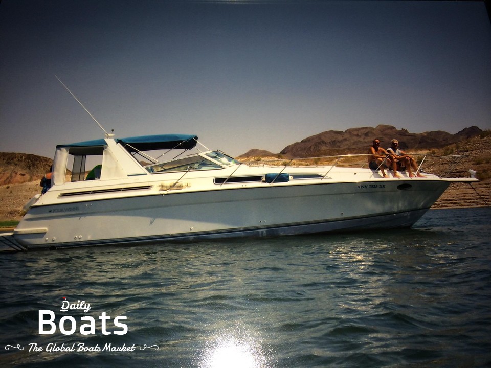 Four Winns 365 express cruiser for sale - Daily Boats