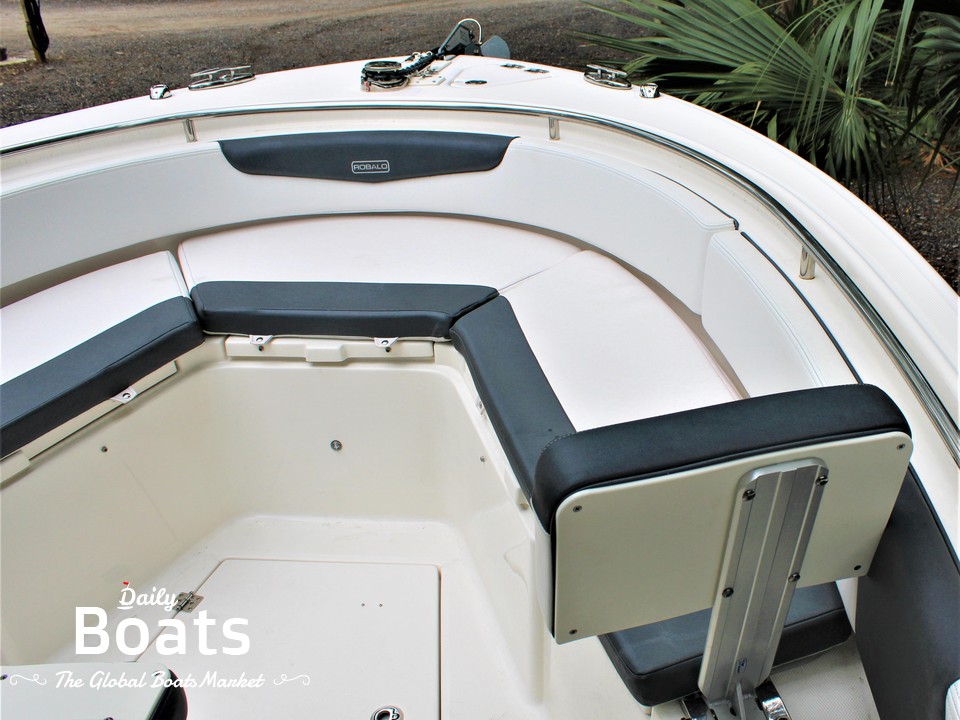 2019 Robalo R242 Center Console for sale. View price, photos and Buy ...