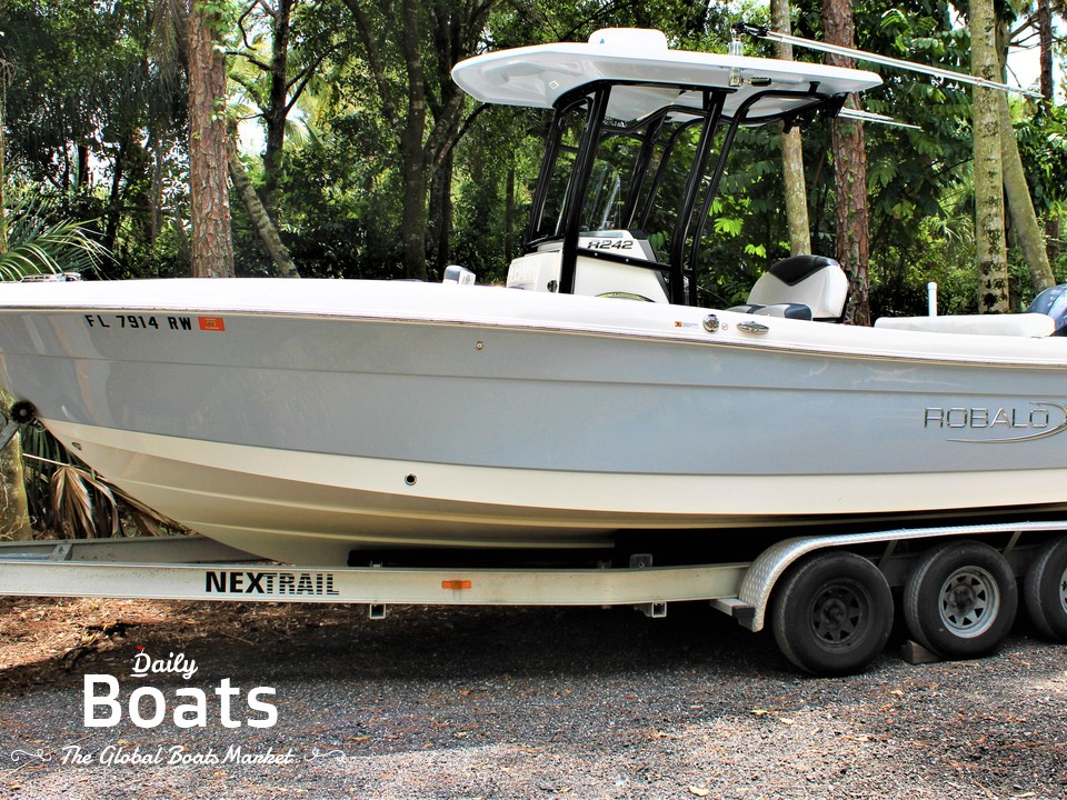 2019 Robalo R242 Center Console for sale. View price, photos and Buy ...