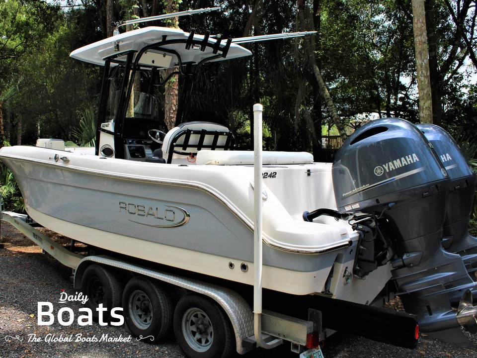 2019 Robalo R242 Center Console for sale. View price, photos and Buy ...
