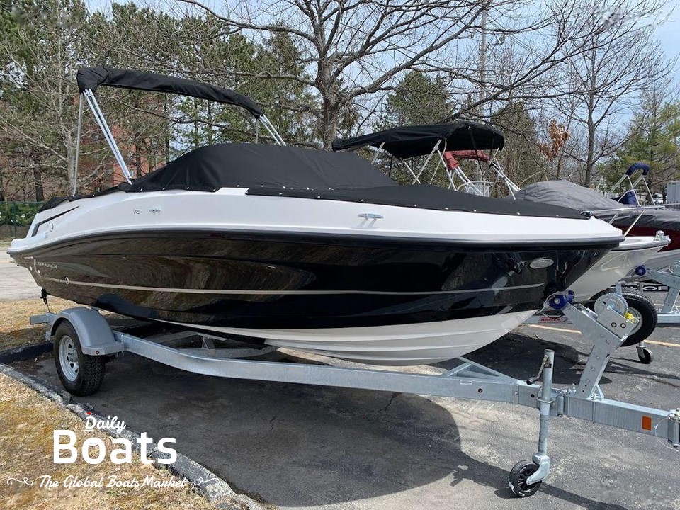 2022 Bayliner Vr5 Bowrider for sale. View price, photos and Buy 2022 ...