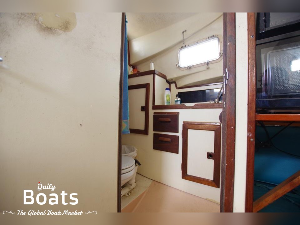 1976 Bombay Clipper 31 - Deep Draft Version (5'5") for sale. View price ...