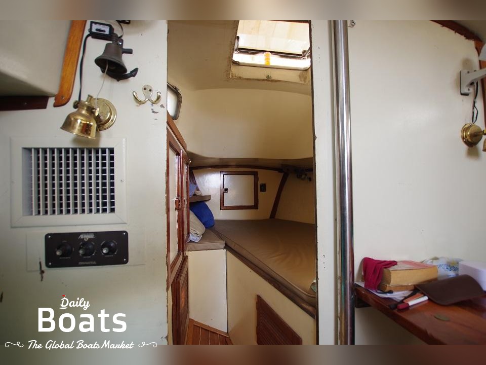 1976 Bombay Clipper 31 - Deep Draft Version (5'5") for sale. View price ...