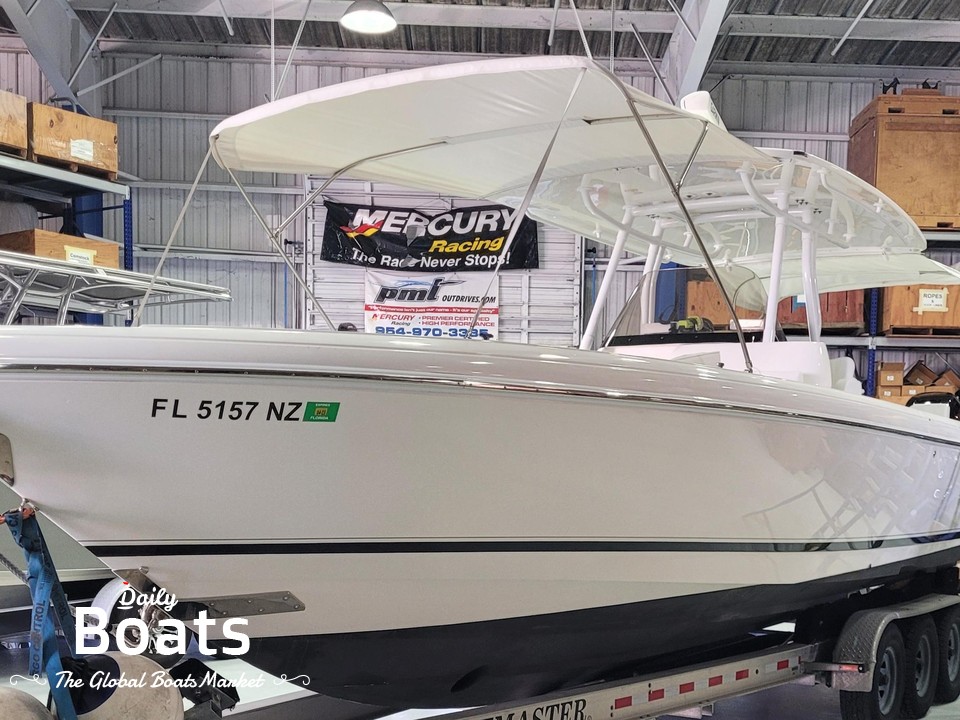 2010 Intrepid 323 Cc for sale. View price, photos and Buy 2010 Intrepid ...