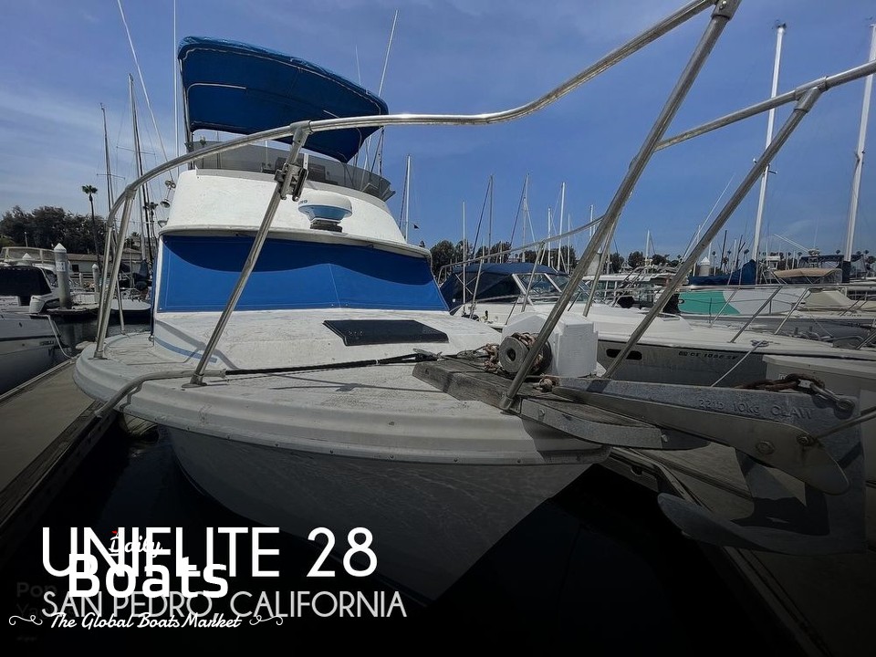 1978 Uniflite 28 Mega Sedan Cruiser Flybridge for sale. View price ...