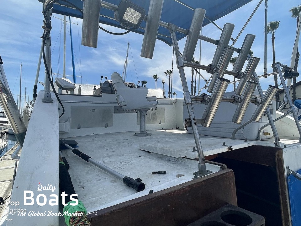 1978 Uniflite 28 Mega Sedan Cruiser Flybridge for sale. View price ...