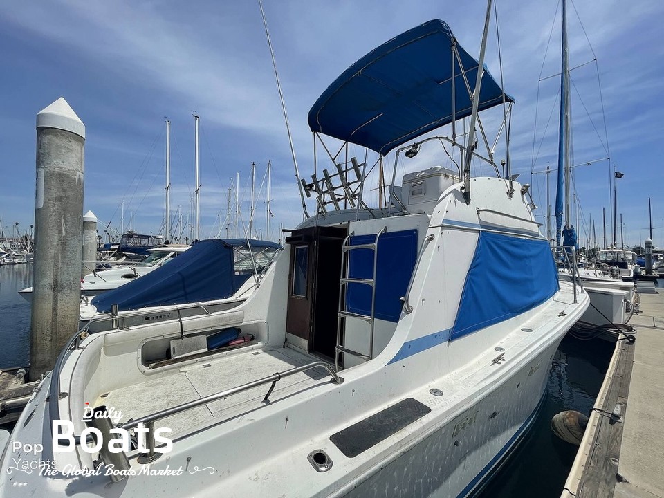 1978 Uniflite 28 Mega Sedan Cruiser Flybridge for sale. View price ...