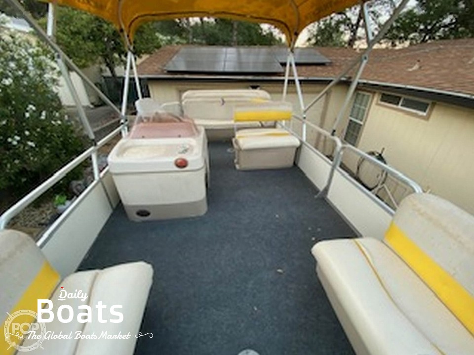 2007 Sun Tracker 18 Party Barge for sale. View price, photos and Buy ...