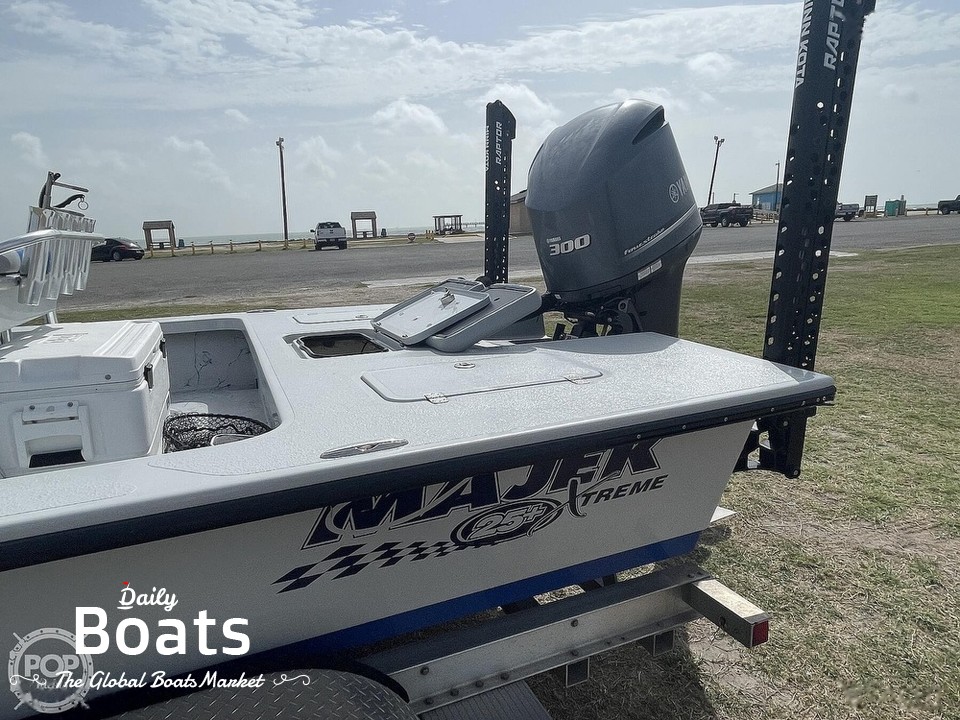 2021 Majek 25 Xtreme for sale. View price, photos and Buy 2021 Majek 25 ...