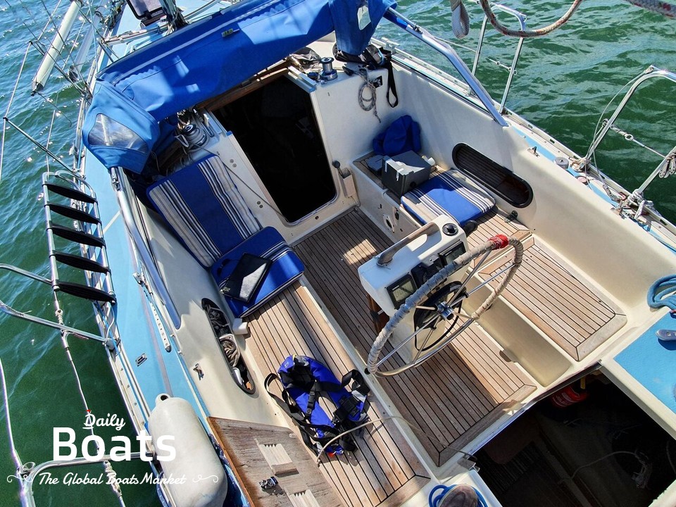 1988 Maxi Yachts 33 for sale. View price, photos and Buy 1988 Maxi ...